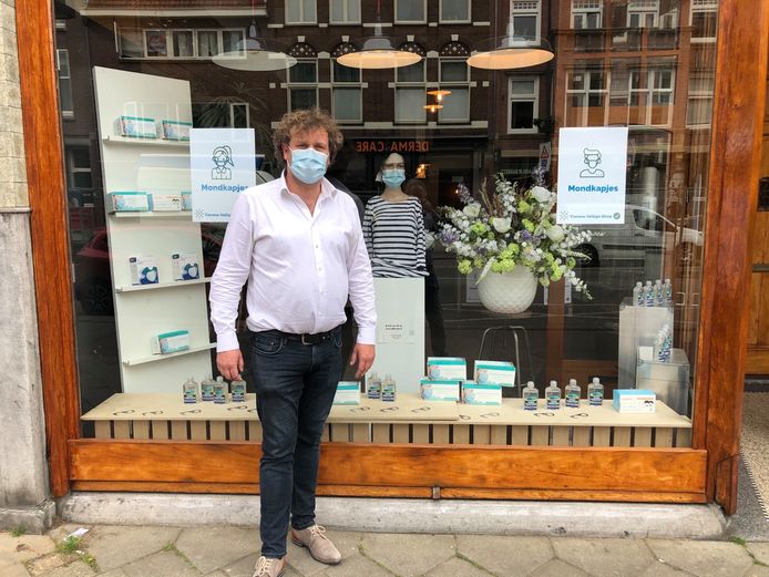 Utrechters openen pop-up store met mondkapjes en desinfectiemateriaal ...