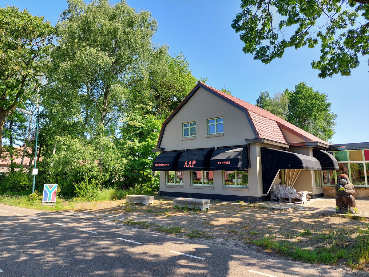 John Martens geniet als kastelein op wielen: van De Reuver in Alphen ...