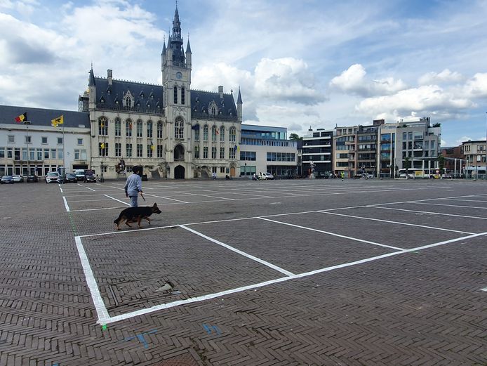 Grote Markt bijna klaar voor tijdelijk bovengronds parkeren: 150 ...