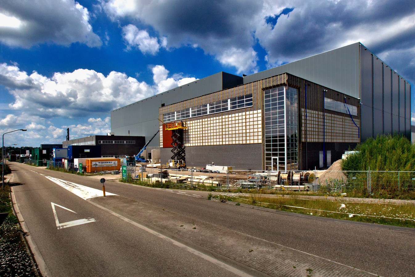 Dierenartsen bij Van Rooi Meat in Helmond getest op coronavirus | Foto ...