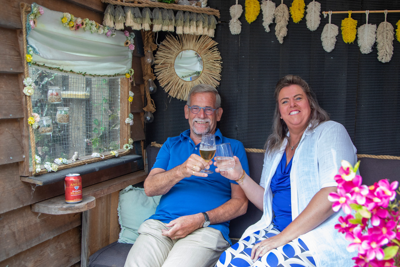 Buurvrouw Angelique beloofde zijn vrouw goed voor weduwnaar Cees te ...