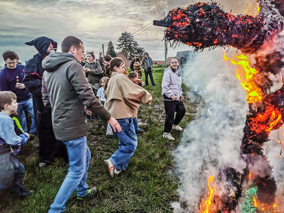 Druïde Joël Bouten (72) loopt voor 49ste keer mee met Borelle: “Als ’s ...