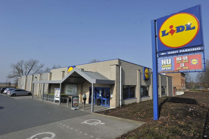Lidl tegen vlakte voor nieuw gebouw | Zemst | hln.be