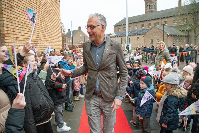 Meester Marc stopt na 31 jaar op de Sint Bavo in Oostburg: ‘Wilde nooit ...