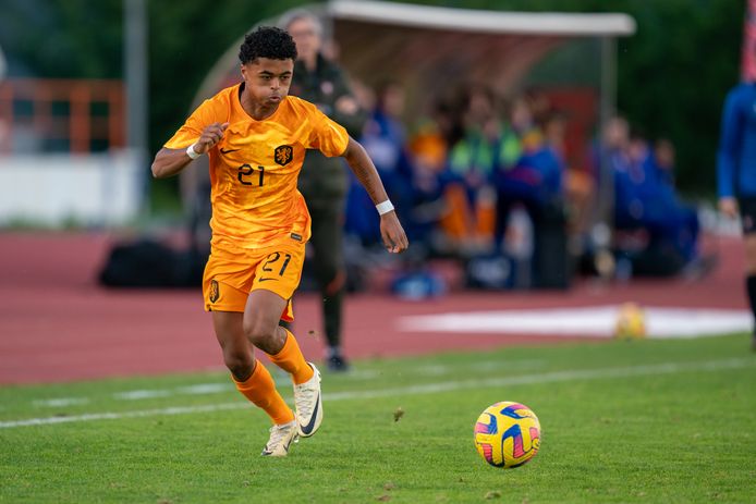 Shane Kluivert (16) in voetsporen vader Patrick met eerste ...