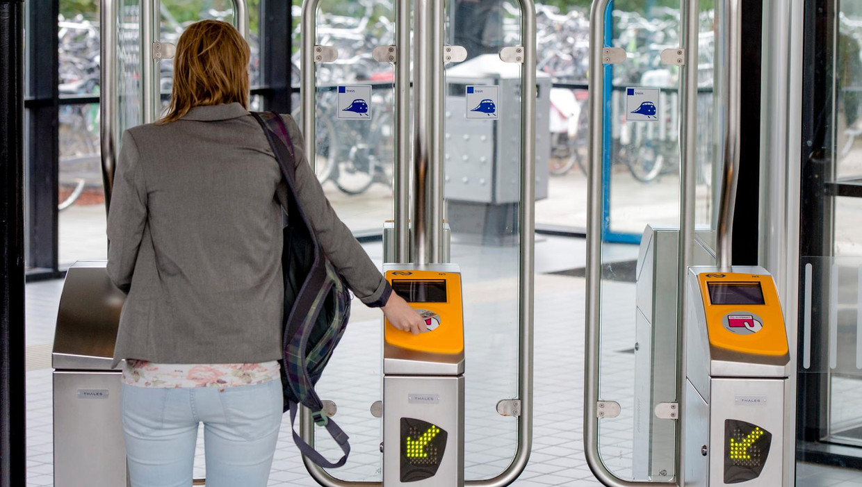 Met je mobiel inchecken in de trein nog voor eind van het jaar mogelijk ...