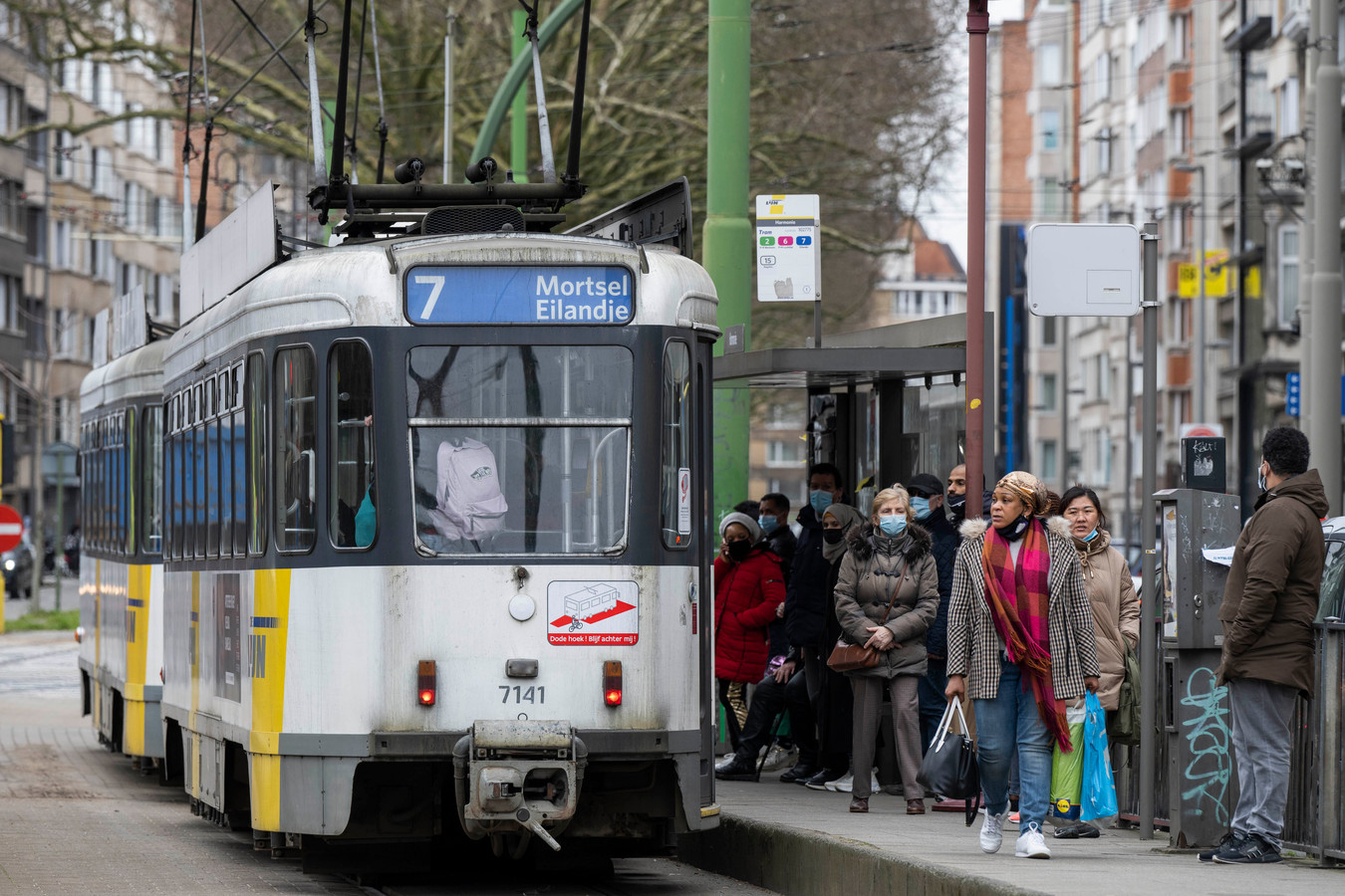 Tevredenheid over De Lijn daalt weer: reizigers klagen over stiptheid ...