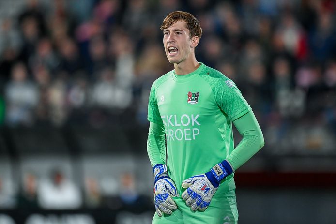 Roefs behoort na Cillessen verdienstelijk te hebben vervangen bij NEC ...