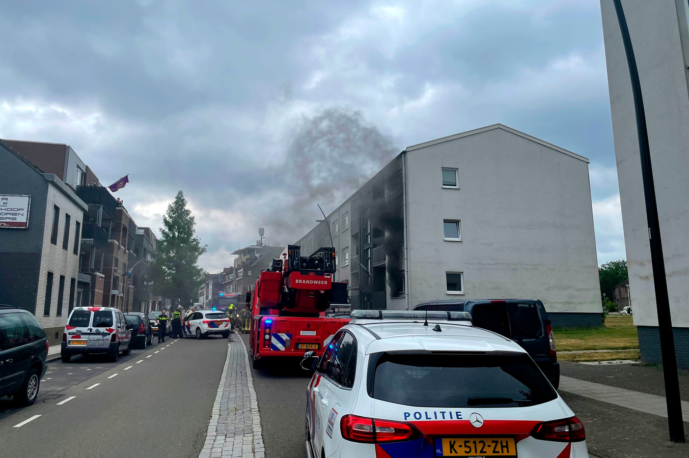 Gewonde bij brand appartementencomplex Kerkrade | Foto | gelderlander.nl
