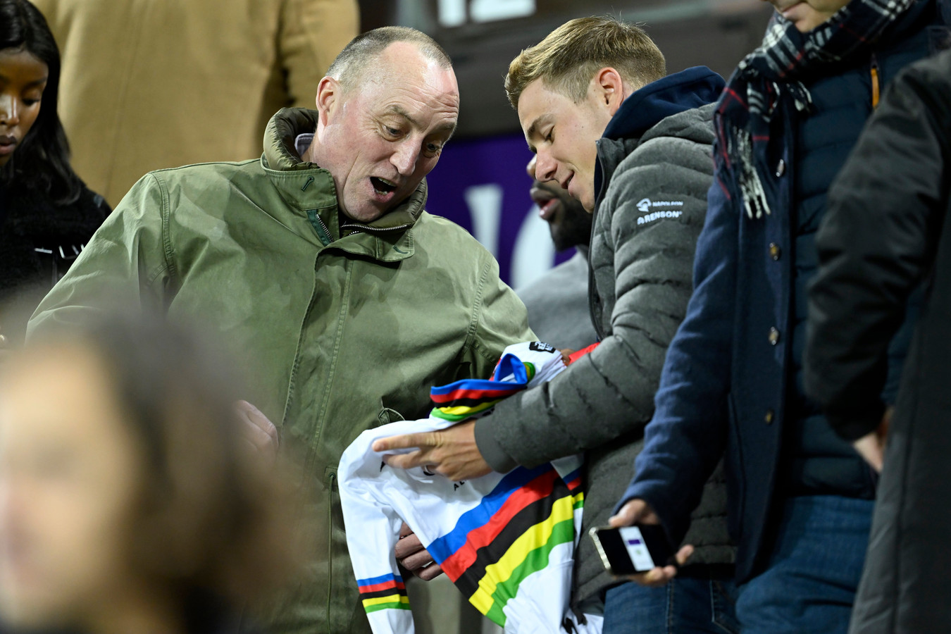 Remco Evenepoel en Peter Verbeke van de partij in hoofdtribune van ...