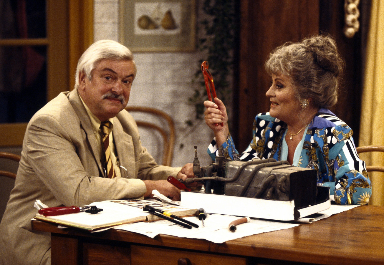 Oppassen-actrice Suze Broks overleden | Foto | AD.nl