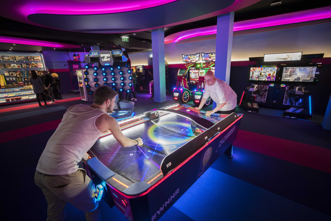 Nu ook officieel: de ‘grootste spelletjeshal van Europa’ komt naar ...