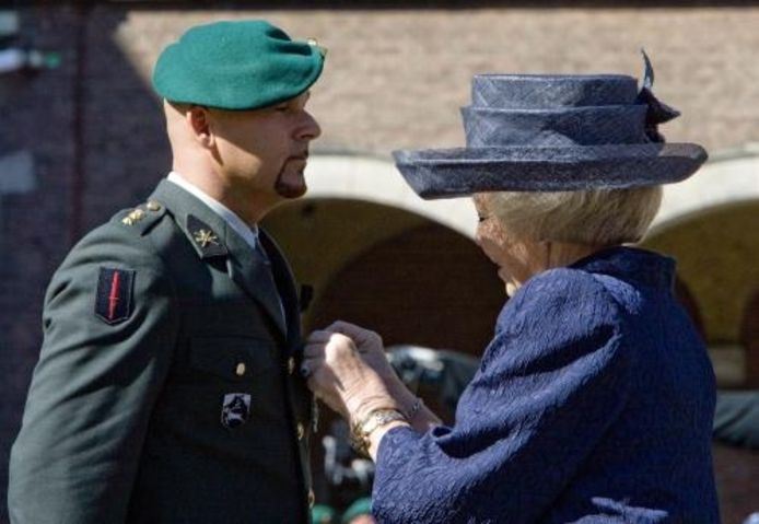 Kapitein Kroon tot ridder geslagen | Overig | bndestem.nl