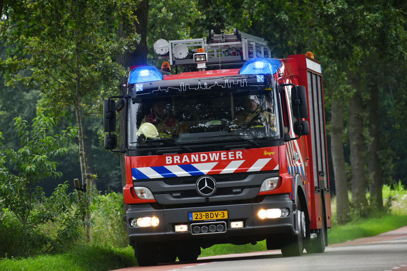 Grote brand op vakantiepark in Haelen | Foto | AD.nl