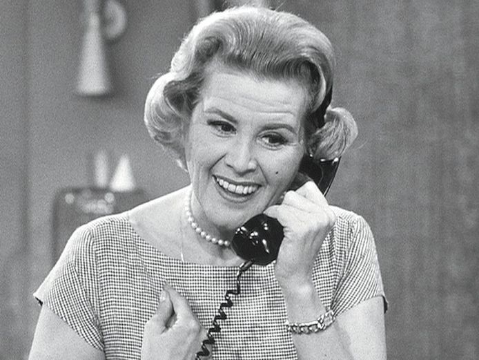 Showbizzlegende Rose Marie (94) is overleden: "De hemel is zojuist een ...