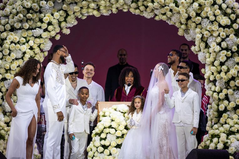 Anouk geeft ja-woord op bruiloftsconcert met 40.000 getuigen – en ...