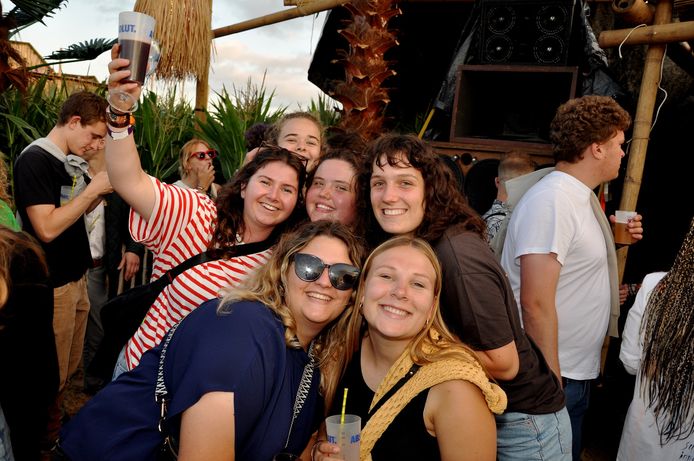 IN BEELD. Campo Solar in Damme start onder stralende zon | Damme | hln.be