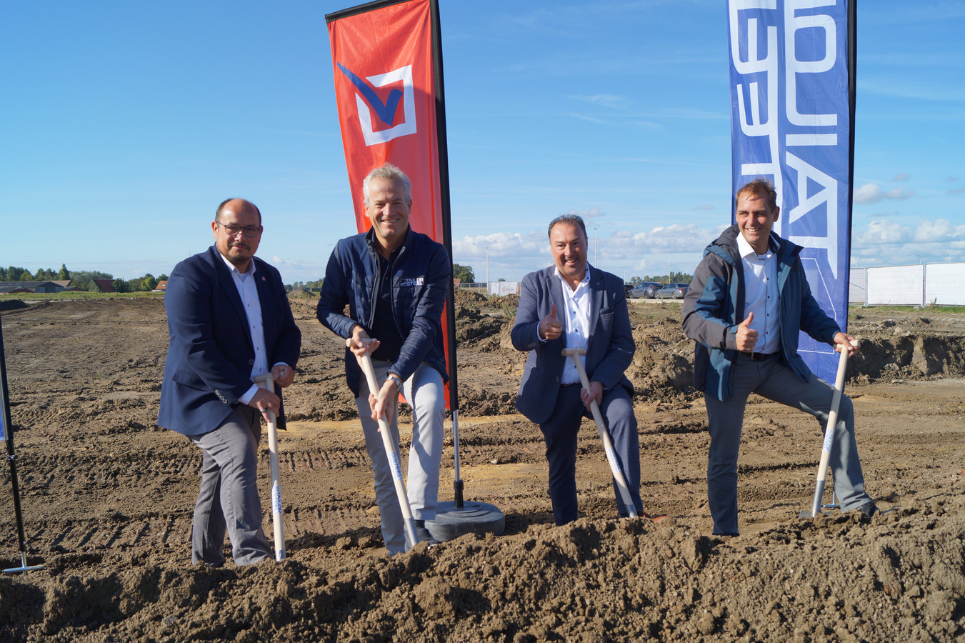Eerste spadesteek van nieuwe Nederlandse staalfabriek in Hooglede ...