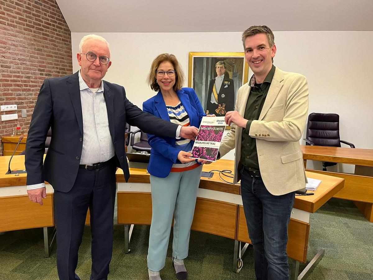 Partijen in Nunspeet willen begrijpelijker taalgebruik in de politiek: ‘Wat ís nou een ...