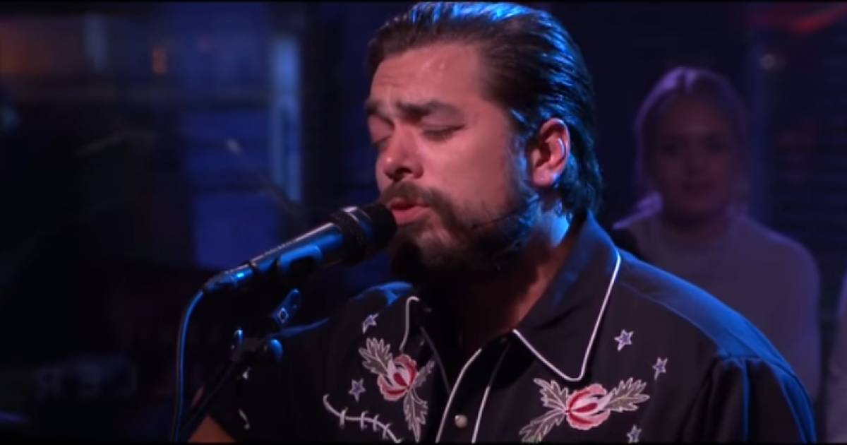 Waylon maakt indruk in Late Night: positief met zang, negatief met ...