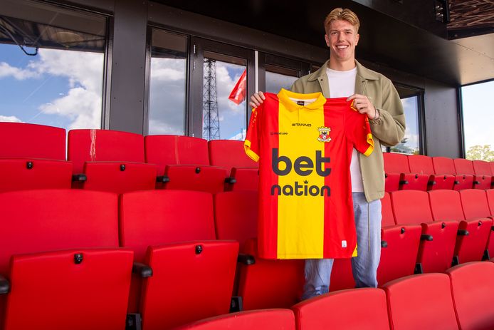 Jeugdspeler Robbin Weijenberg tekent eerste profcontract bij Go Ahead ...