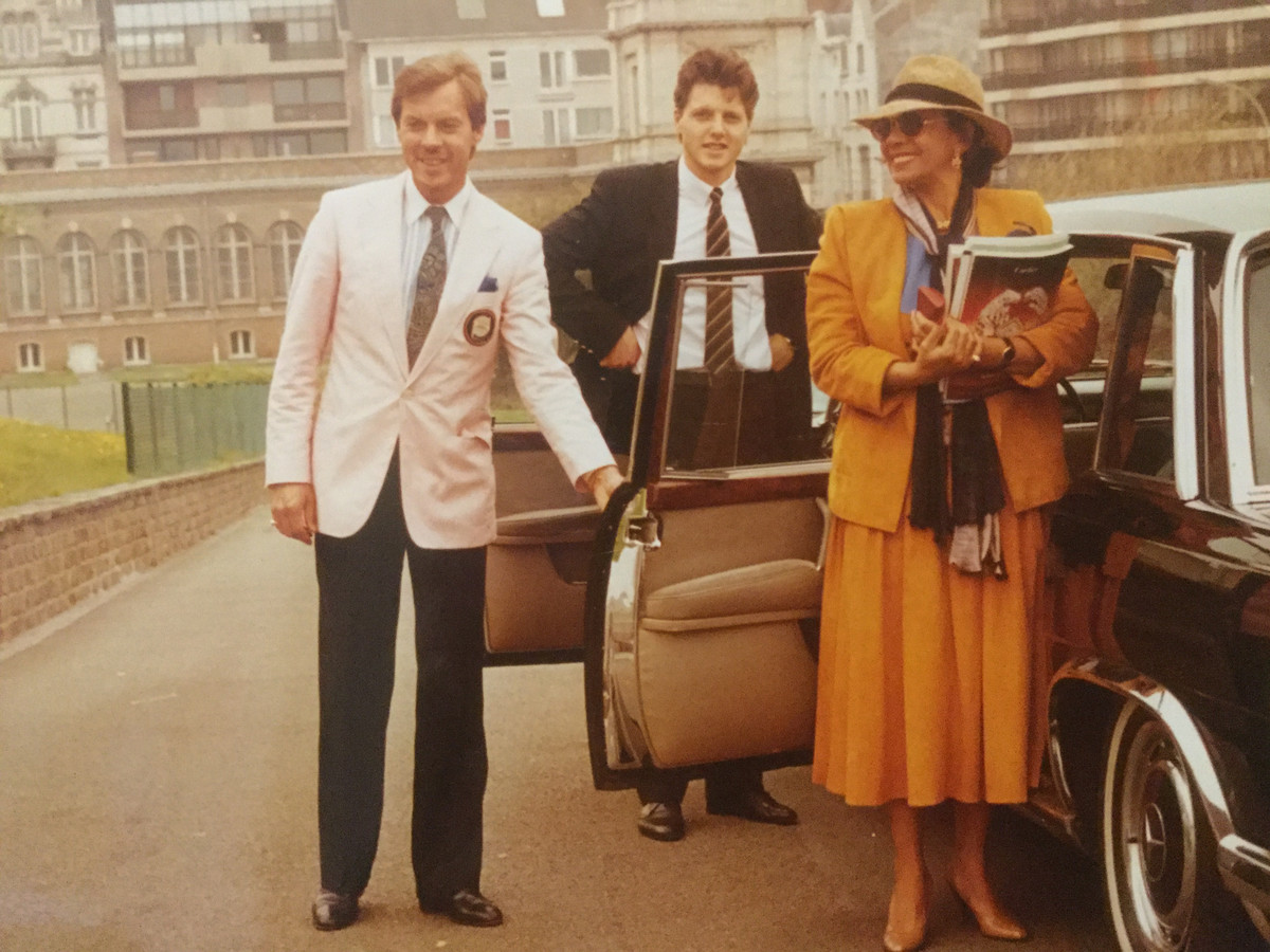 Iconische Mercedes-limo waarin Frank Sinatra nog werd rondgereden te ...