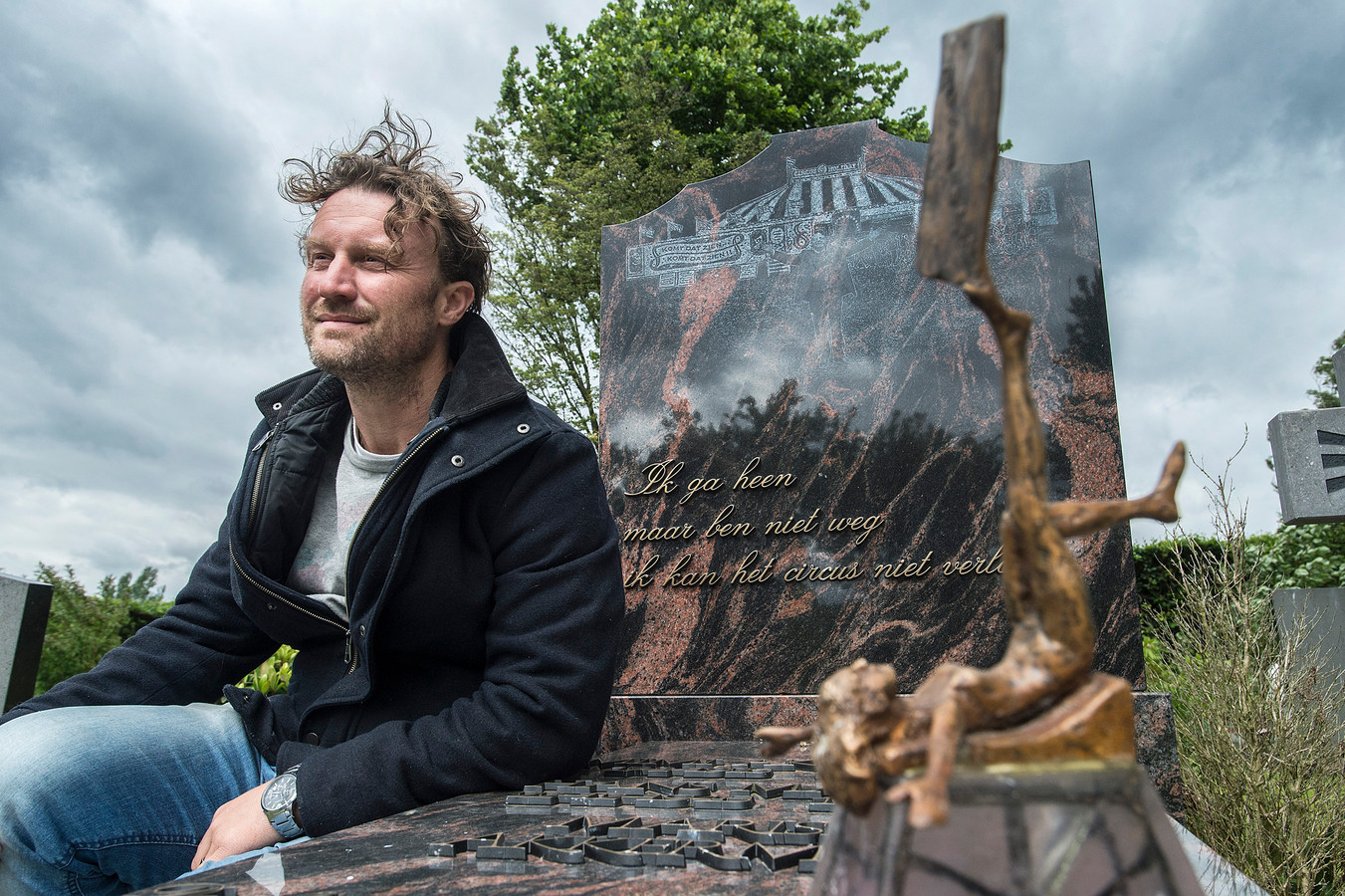 Het circus en haar familie waren alles voor Mariska | Foto | bd.nl