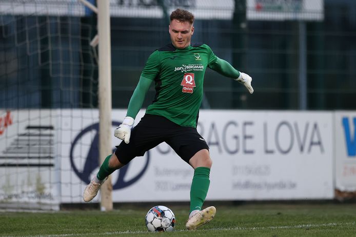 Doelman Bram Velkeners en E. Termien winnen op een diefje derby tegen ...