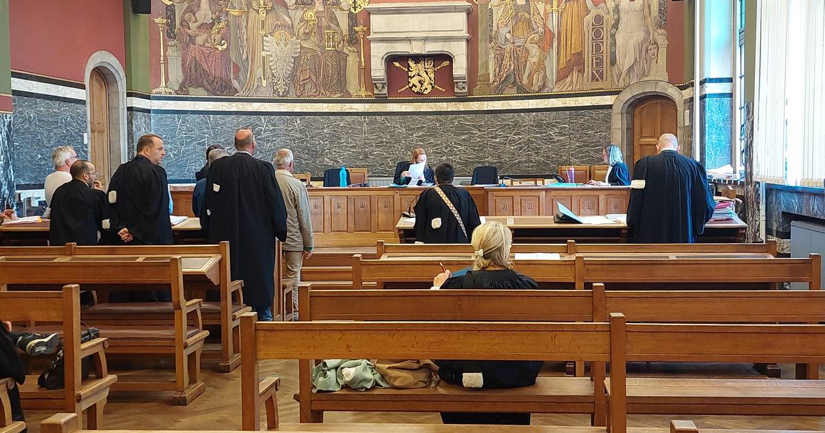 Eén vrijspraak en vijf keer opschorting van uitspraak op het proces ...