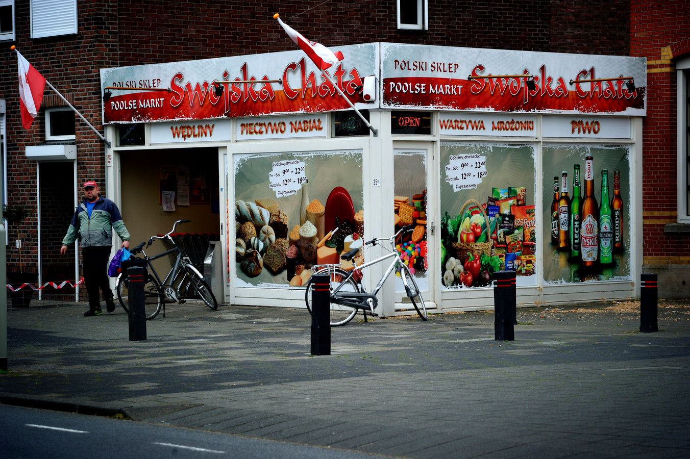 Dariusz ziet niets in verhuizing van zijn Poolse supermarkt: ‘Er is ...
