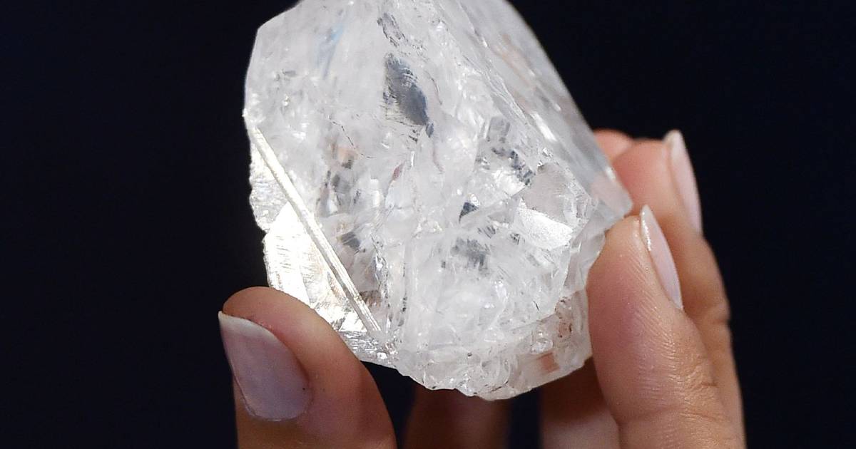 Ruwe diamant gaat voor miljoenen onder de hamer | Buitenland | AD.nl