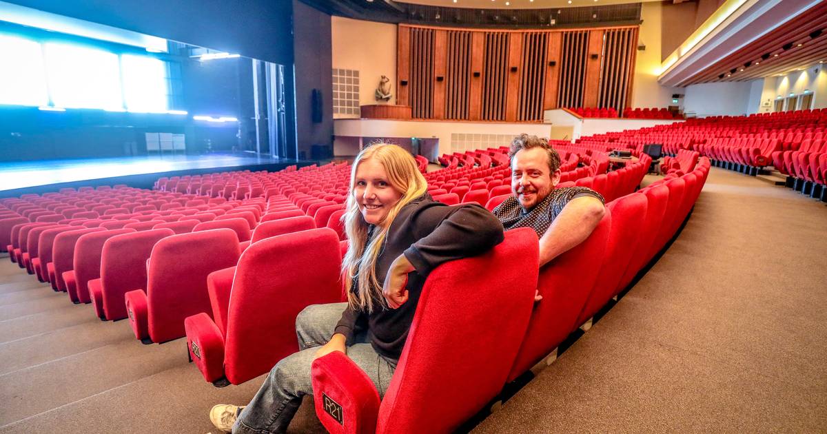 Comedians Amelie Albrecht en Dries Heyneman komen voor het eerst naar ...