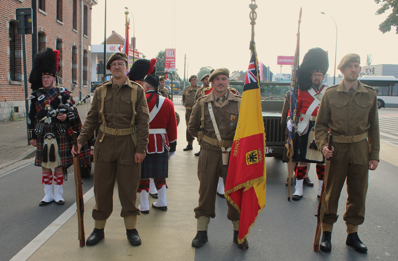 Ronse herdenkt 80 jaar bevrijding met een nieuw vredesmonument, een ...