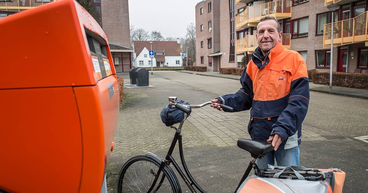 Het wordt stil in de wijk: zingende postbode Toon gaat na 50 jaar met ...