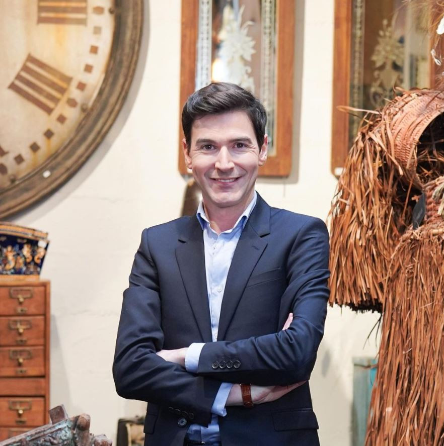 Harold Hessel est-il un cœur à prendre? Le célèbre commissaire-priseur ...