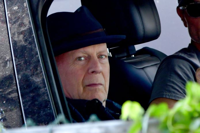 Bruce Willis voor het eerst gezien na stopzetting carrière: “De ...