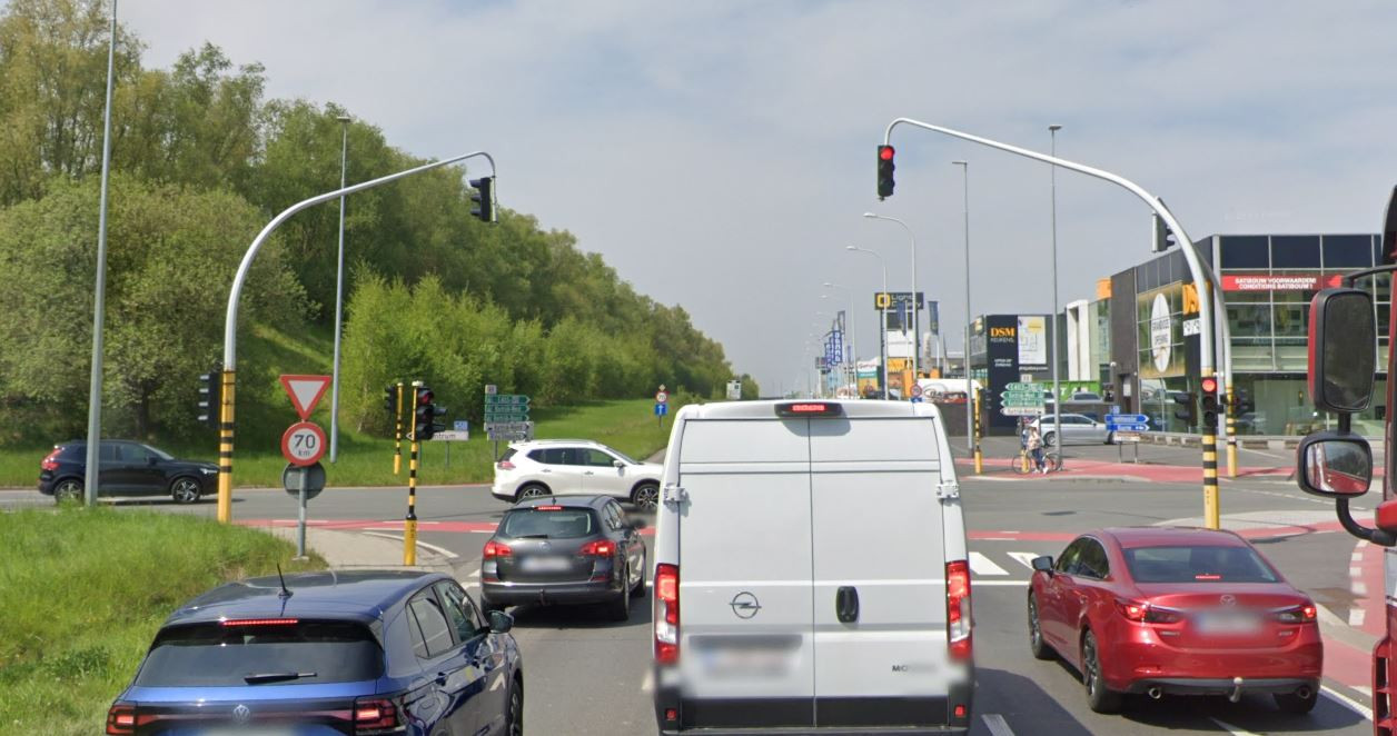 Eindelijk worden drie R8-kruispunten vooral voor fietsers veiliger: Ringlaan krijgt er drie ...