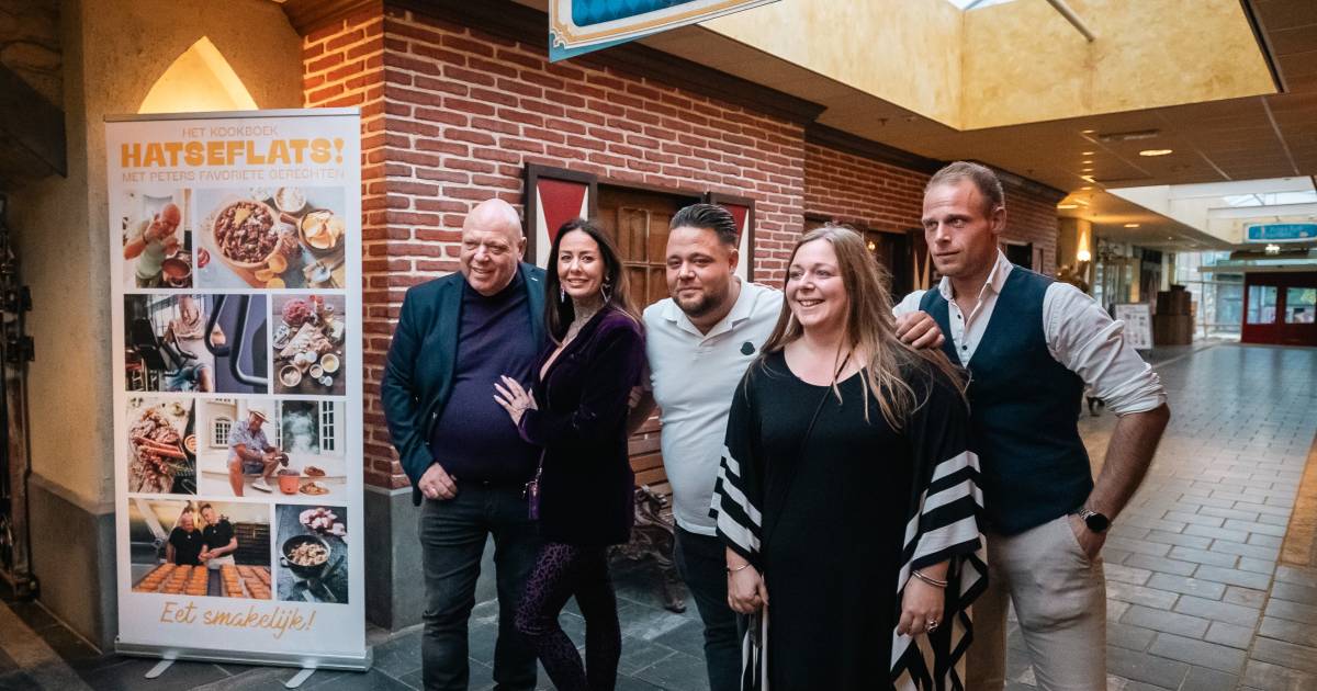 Peter Gillis speelt ‘paniekvoetbal’ door zijn drie kinderen op papier ...