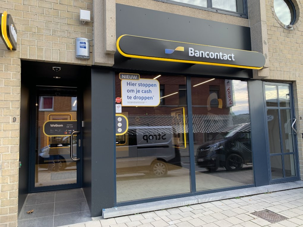 NET OPEN. Batopin Bancontact CASH-punt in Edgard Tinelstraat | Foto ...