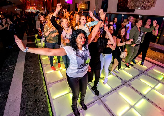 Utrechts festival voor dove en slechthorenden bestaat twintig jaar en ...
