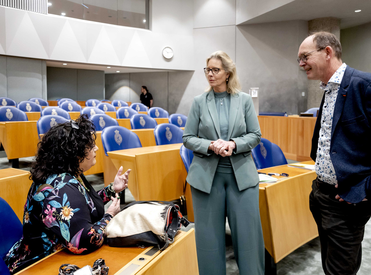 Nieuw parlement strijdt om boerengunst, maar geeft geen duidelijkheid ...