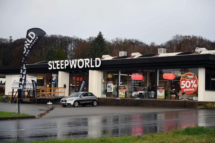 Met Sleepworld zijn nu vier beddenwinkels te vinden in Kortrijkstraat ...