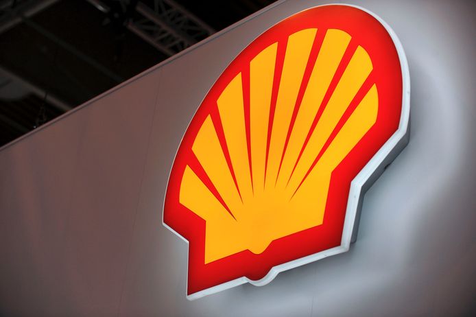 Miljardenwinst voor Shell dankzij hoge pompprijzen | Economie | AD.nl
