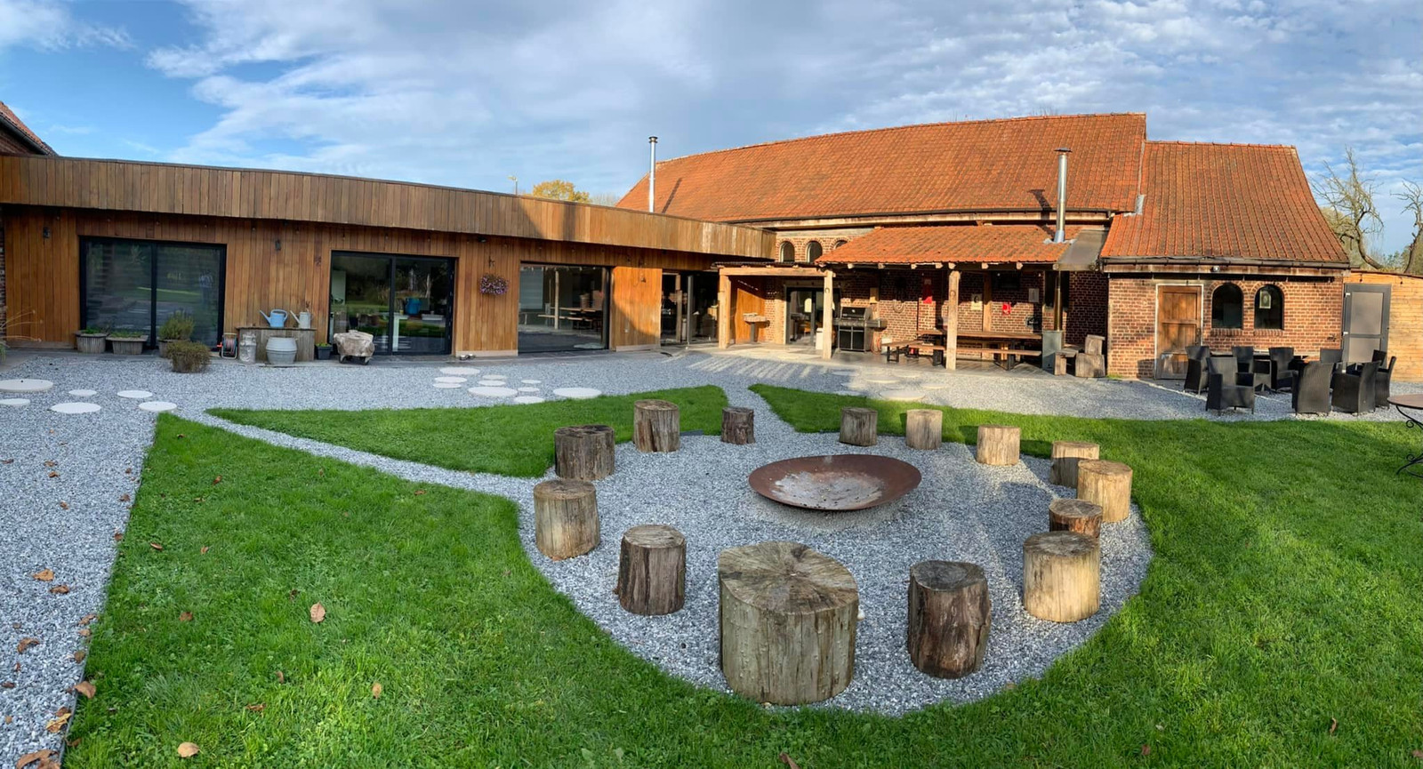 Els en Tim verbouwen in Ronse de vroegere kerk van Sint-Pieter en ...