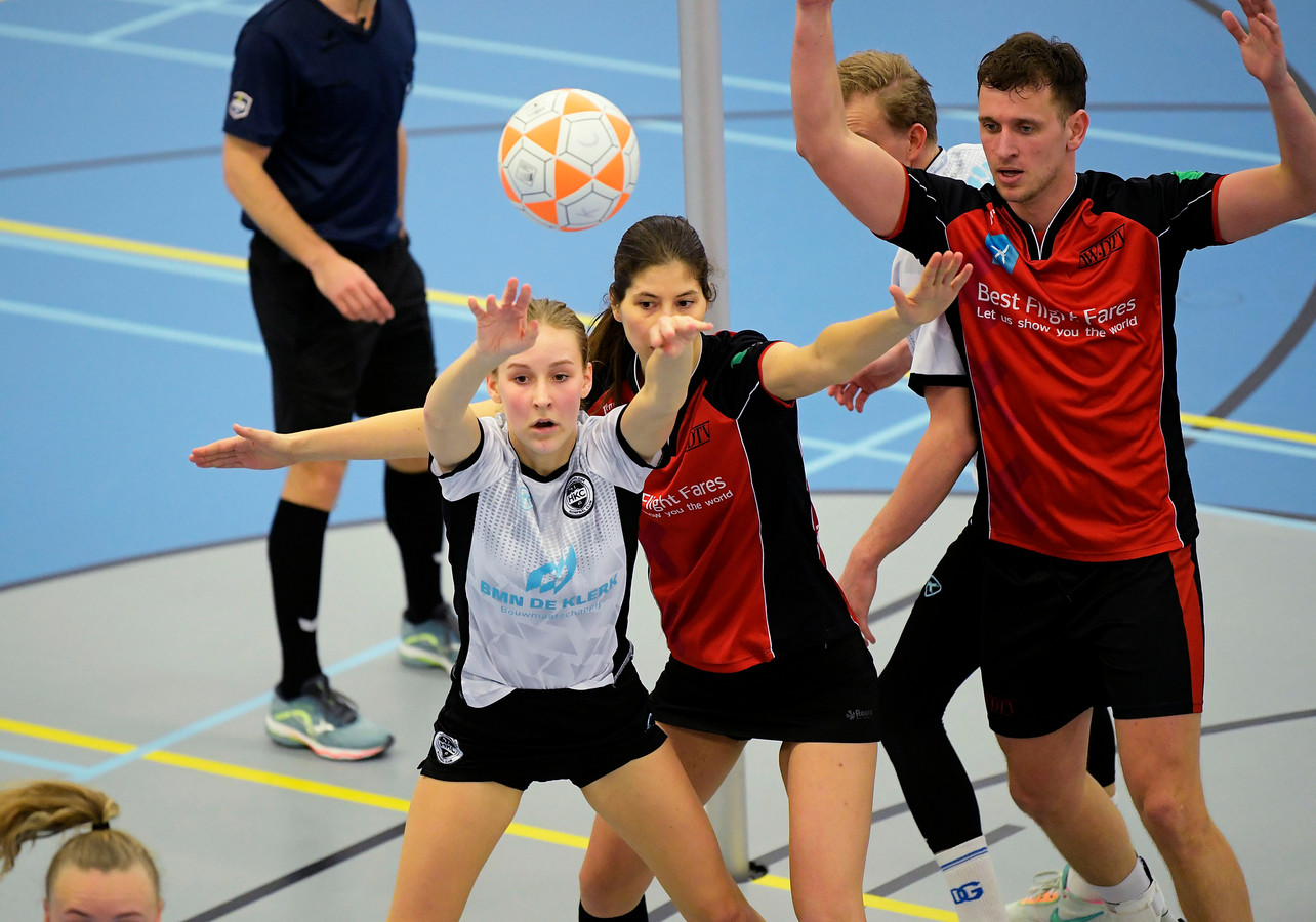 Jennifer Schaeffer verrast bij HKC: ‘Een eigen doelpuntentune is mijn ...