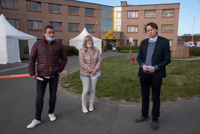 Personeel en bewoners nog meer in afzondering na twee nieuwe ...