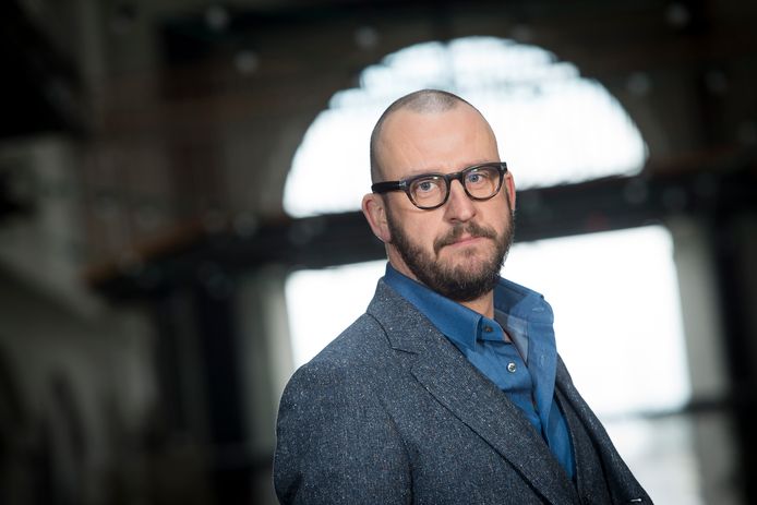 Tom Van Dyck annuleert theatervoorstelling: “Hij is gecrasht, zijn ...