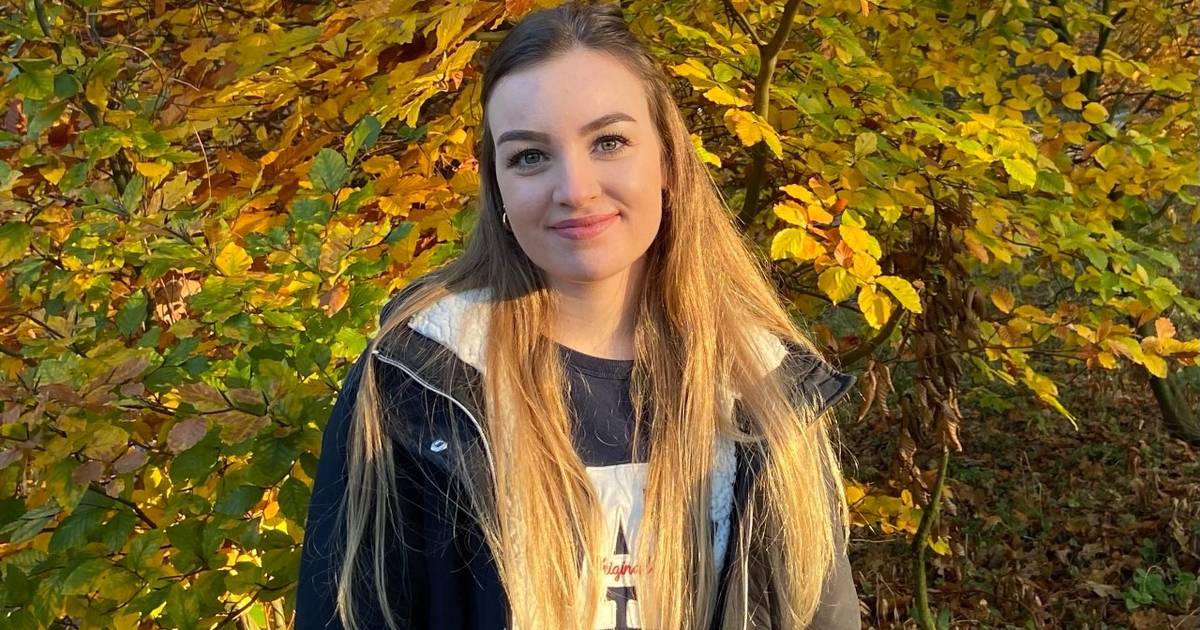 Carlijn (21) en haar zieke moeder schreven een boek over borstkanker ...