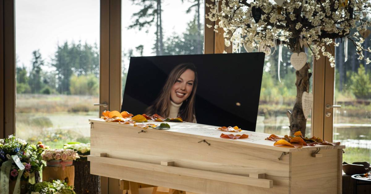 Ook verongelukte Sanne (26), begeleidster van Hebe (10), vandaag begraven | Buitenland | hln.be