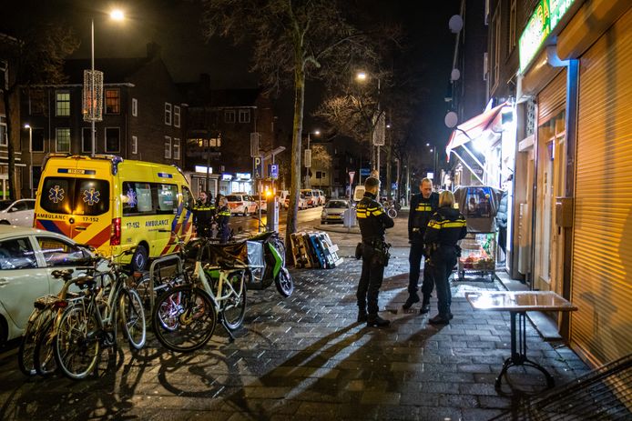 Persoon gewond bij steekpartij Franselaan, verdachte aangehouden | Rotterdam | AD.nl